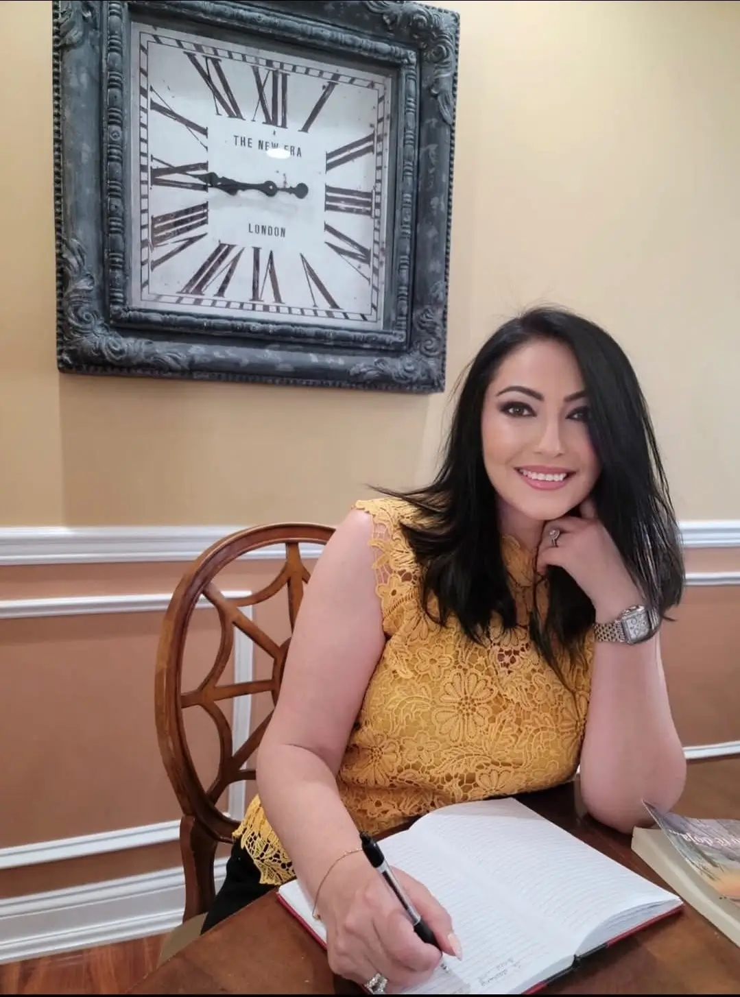 Arjana Gaba Fetahu, një poete e re premtuese në procesin krijues të vargjeve - Votra Inc.